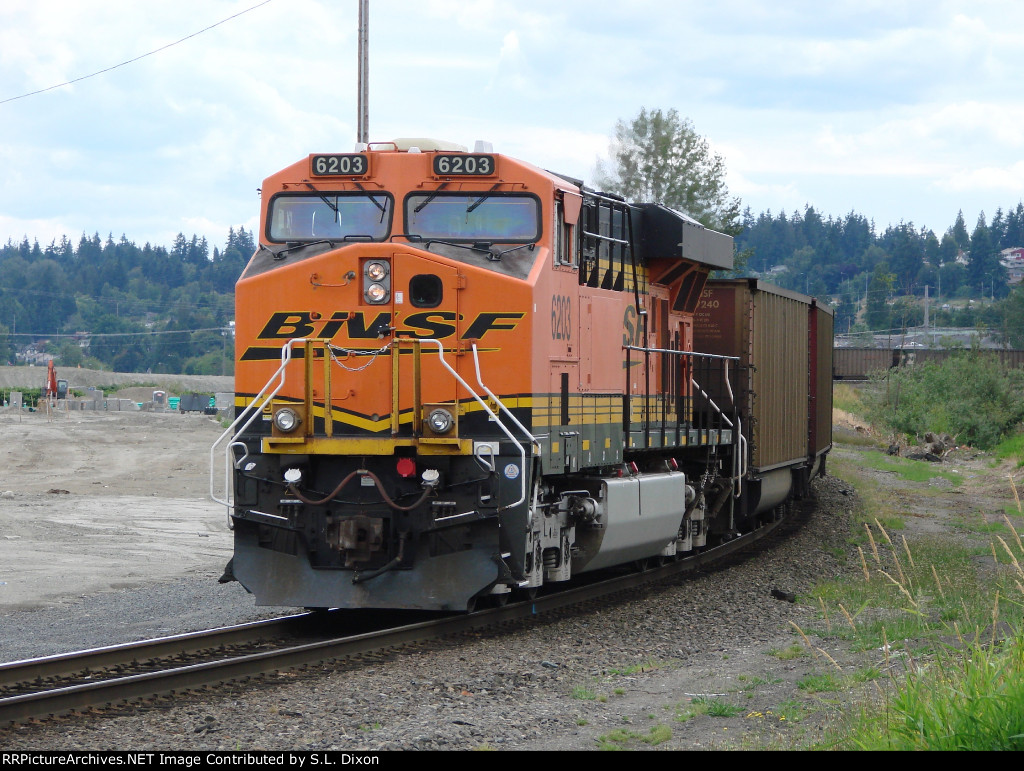 BNSF 6203 DPU on the SeaLine